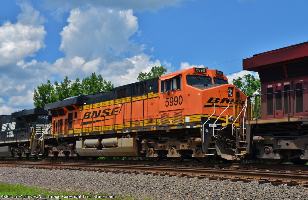 BNSF 5990